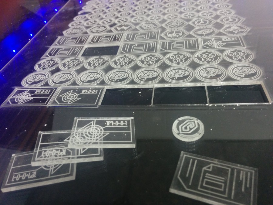 Lasersaur, Android Netrunner & laser cut tokens… – Tog Hackerspace